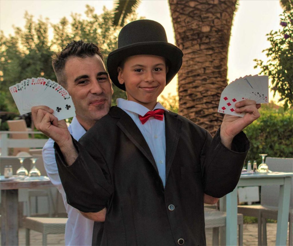 Magician for Kid’s Party? 11 Tips for an Unforgettable Magical Party ...
